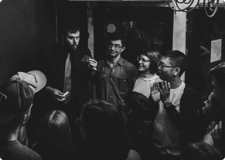 Strolling Magic - Magician in New York City